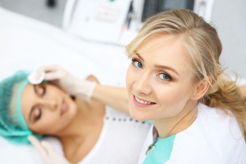15 Skin Care Specialist Schools In The World | Rankings - Excelsior ...